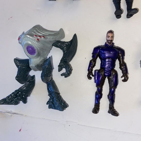 greenb | Toys | Final Faction Figure Greenbrier 375 Alpha Kharn Lot ...